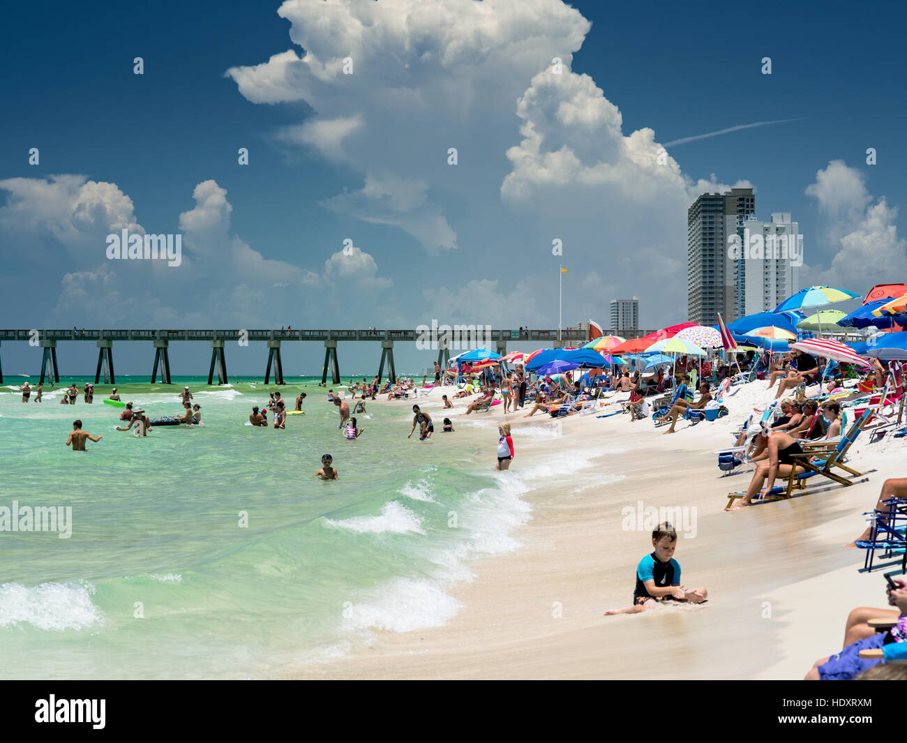 Panama beach crowd hi-res stock photography and images - Alamy