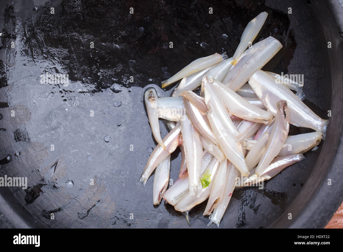 Headless fish hi-res stock photography and images - Alamy