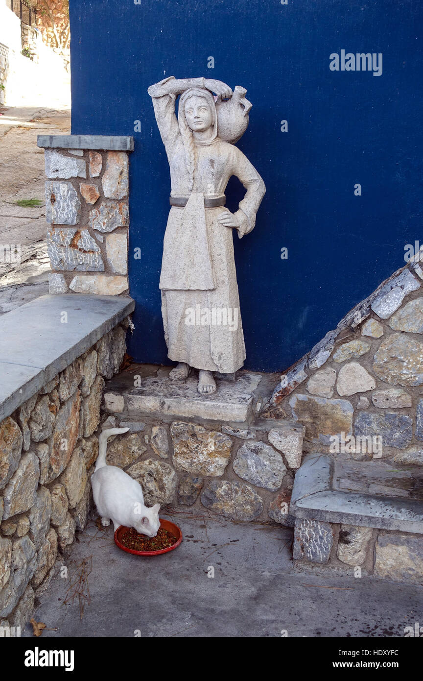 Our lady statue hi-res stock photography and images - Alamy