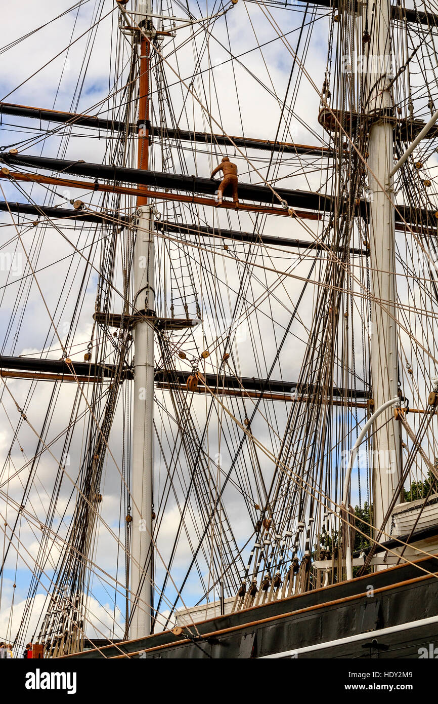 Cutty sark rigging greenwich london hi-res stock photography and images ...