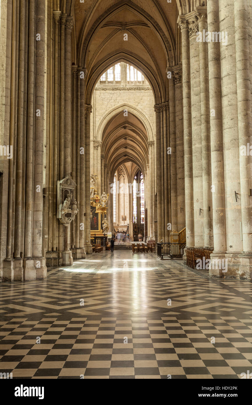 Amiens cathedral interior hi-res stock photography and images - Alamy