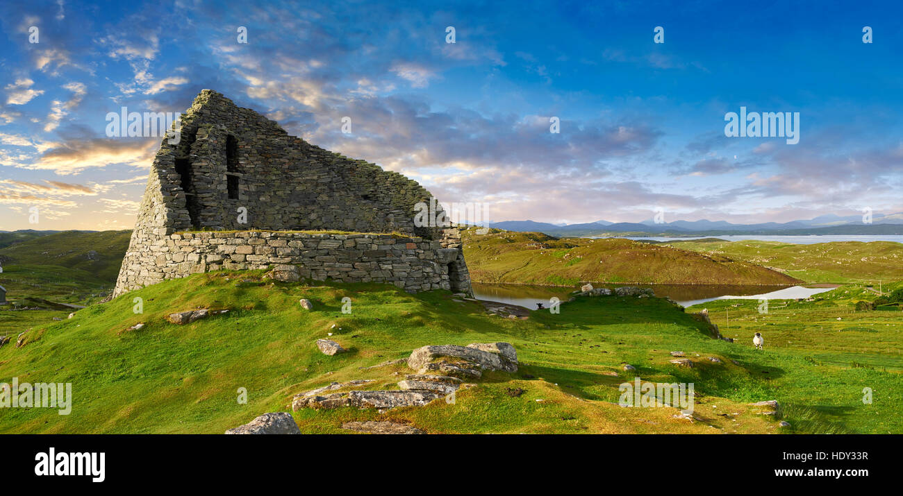 Pictures of Dun Carloway Broch on the Isle of Lewis in the Outer ...