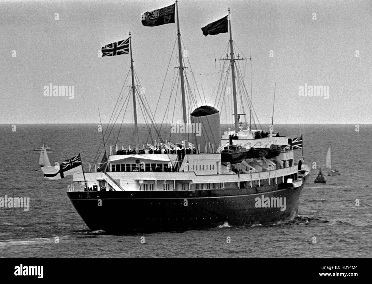 1977 fleet review hi-res stock photography and images - Alamy