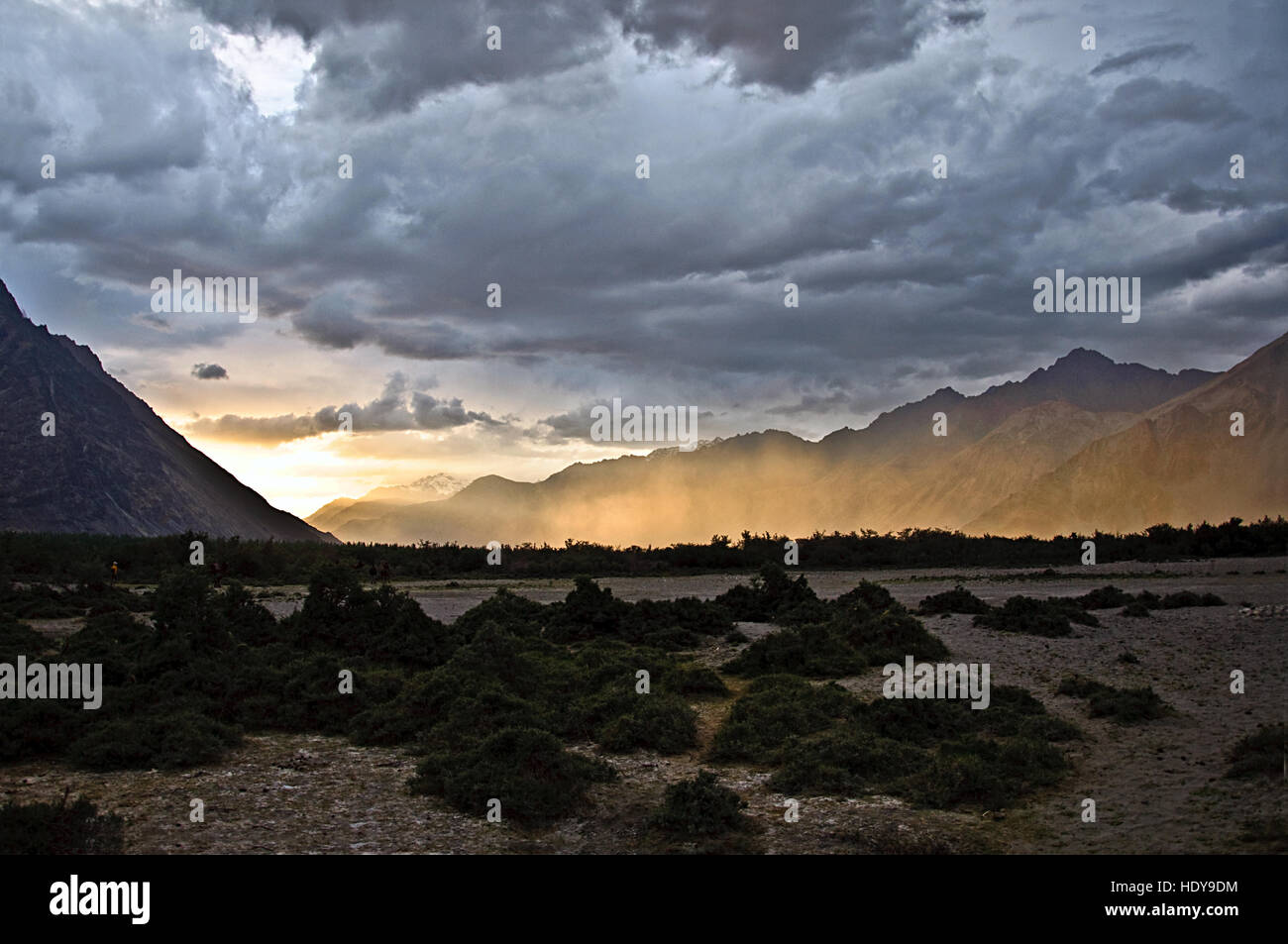 Sunset at high altitude mountain range of Nubra Valley Ladakh India ...
