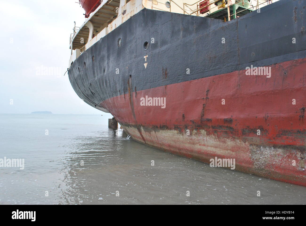Ran aground oil tanker ship in Thailand Stock Photo - Alamy