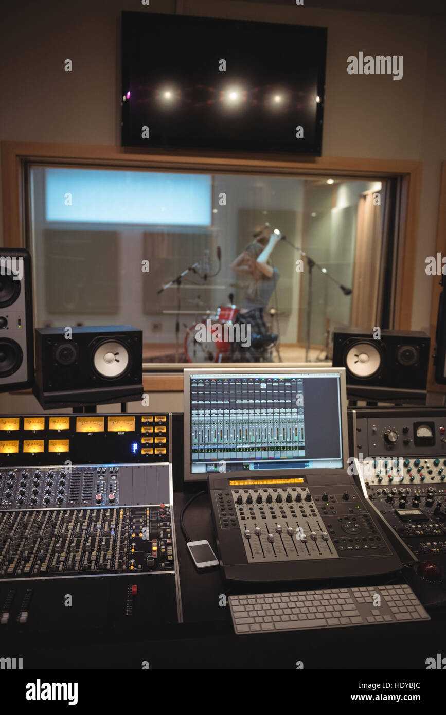 Sound mixer in a recording studio Stock Photo - Alamy