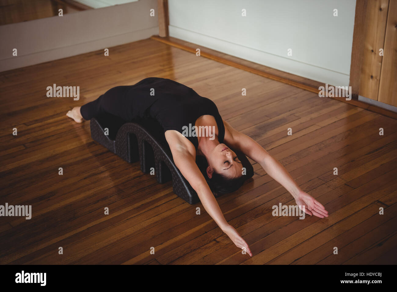 Woman arch back exercise hi-res stock photography and images - Alamy