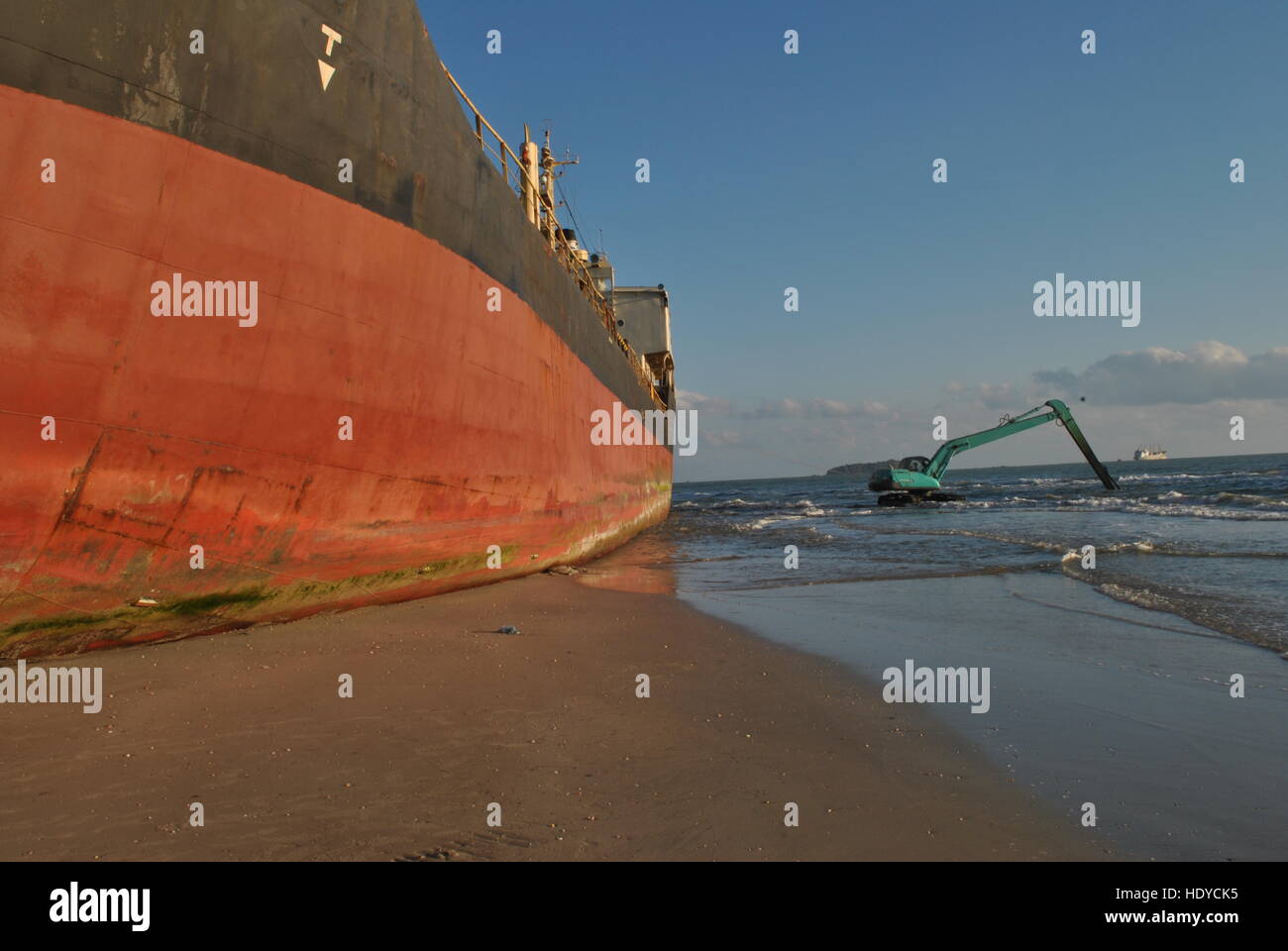 Ran aground oil tanker in Thailand Stock Photo - Alamy
