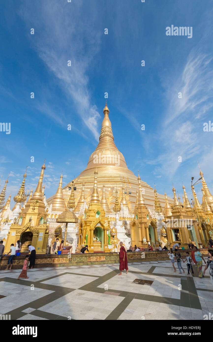 Shwedagon pagoda hi-res stock photography and images - Alamy