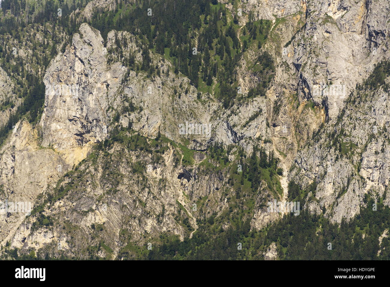 Traunstein Mountain on bank of lake Traunsee in Salzkammergut, Austria ...
