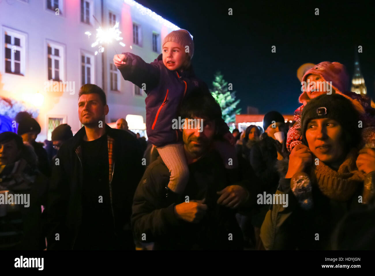 Horizontal group audience illumination hi-res stock photography and ...