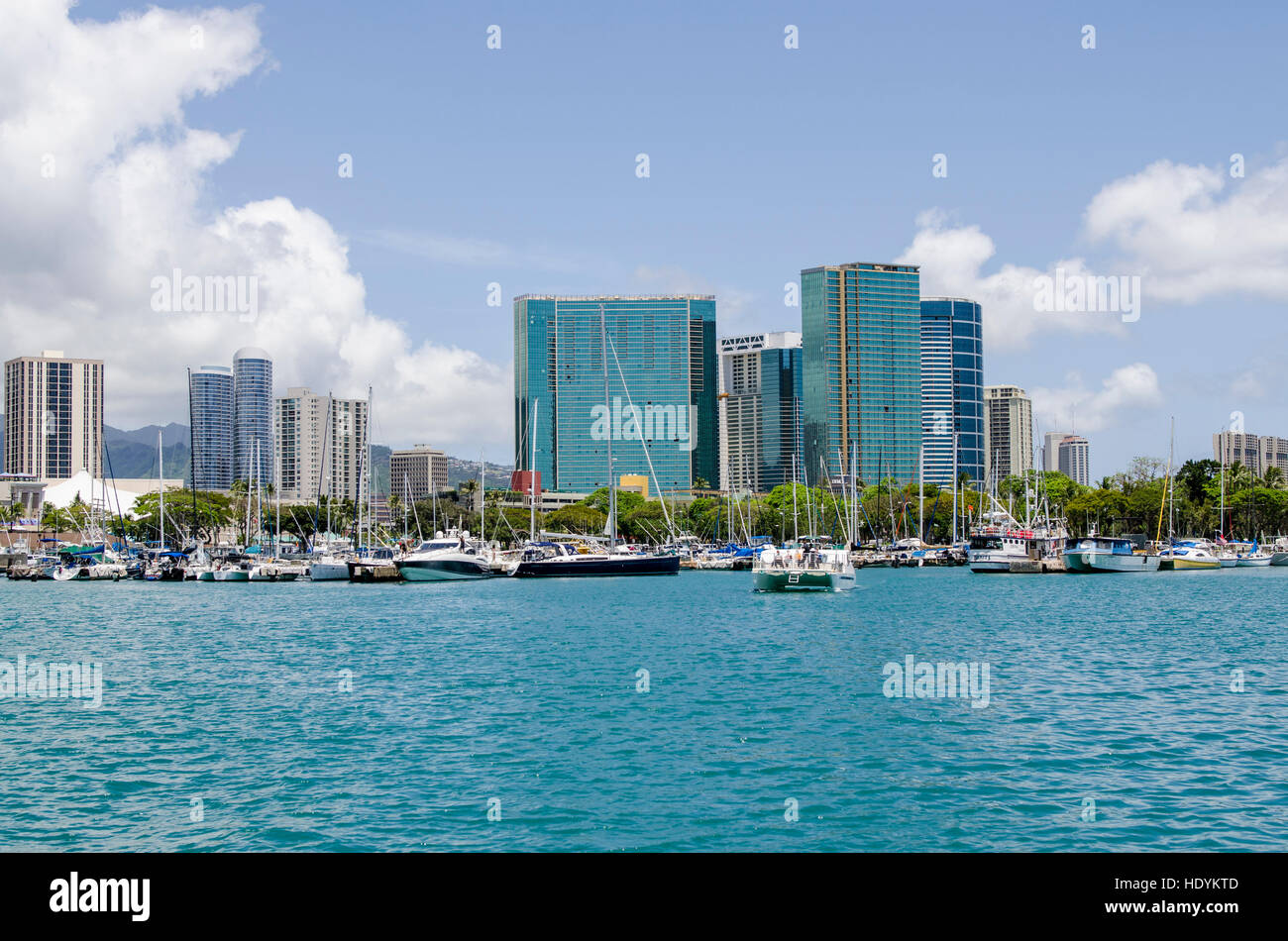 Honolulu skyline hi-res stock photography and images - Alamy