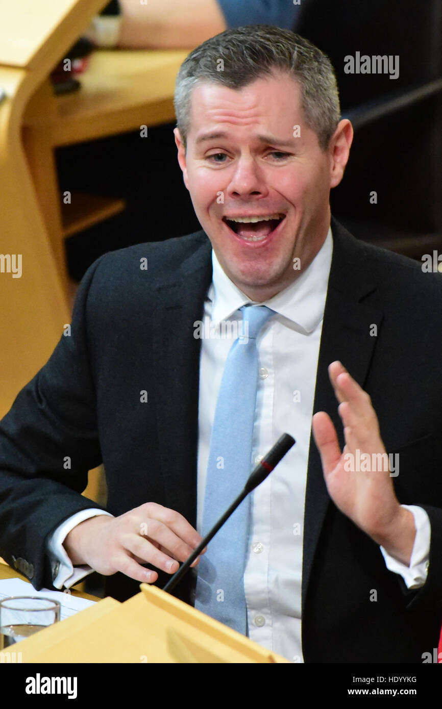 Finance secretary scotland derek hi-res stock photography and images ...