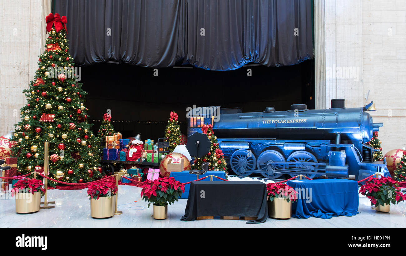 Chicago, USA. 15 December 2016. The Great Hall in Union Station is ...