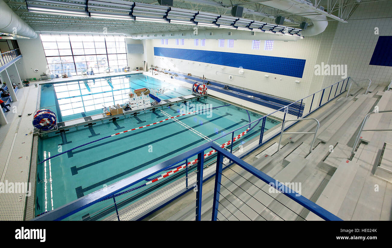 Davenport, Iowa, USA. 14th Dec, 2016. The pool is full of water as ...