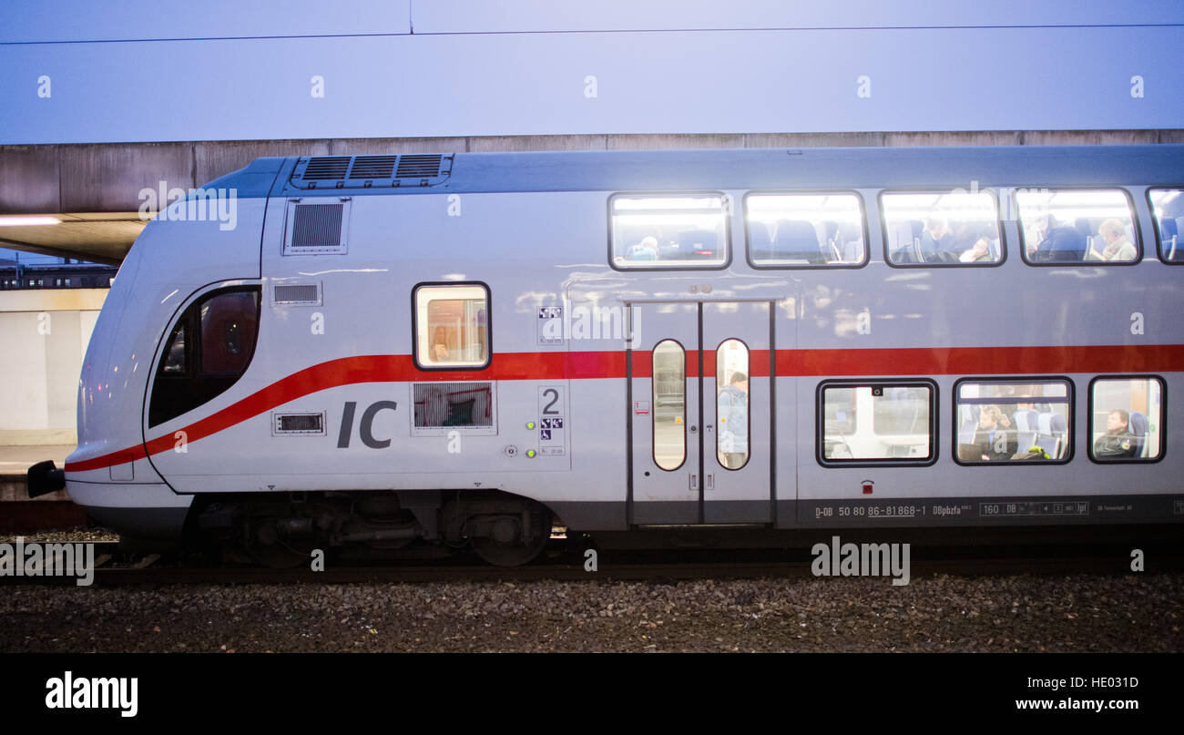 Hanover, Germany. 15th Dec, 2016. An IC 2 (Intercity) train of Deutsche ...