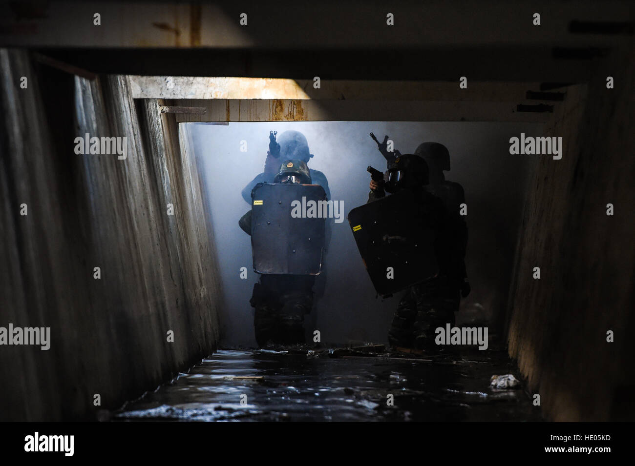 Hefei, China's Anhui Province. 16th Dec, 2016. SWAT team members ...