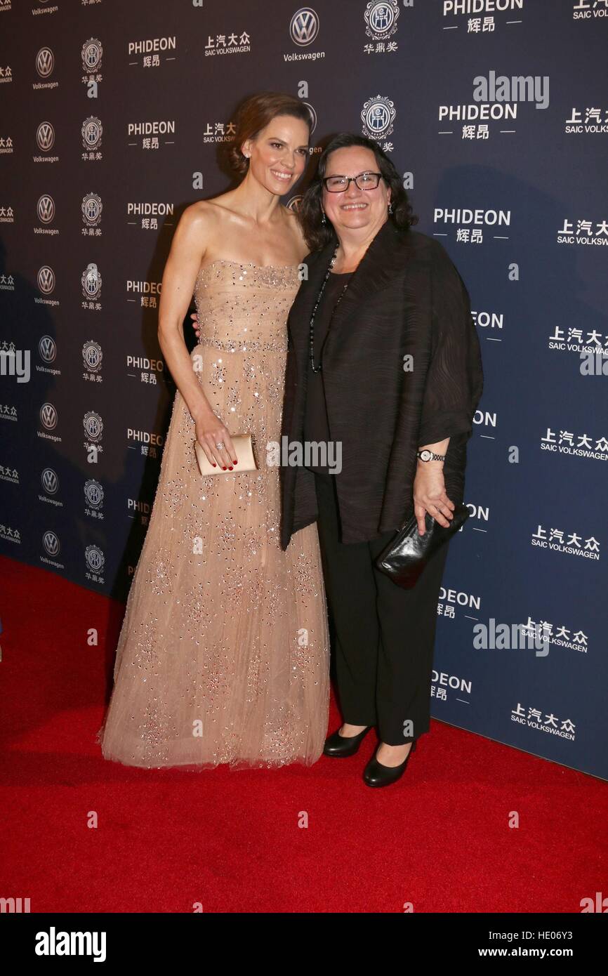 Los Angeles, California, USA. 15th Dec, 2016. Hilary Swank, Judy Kay at ...