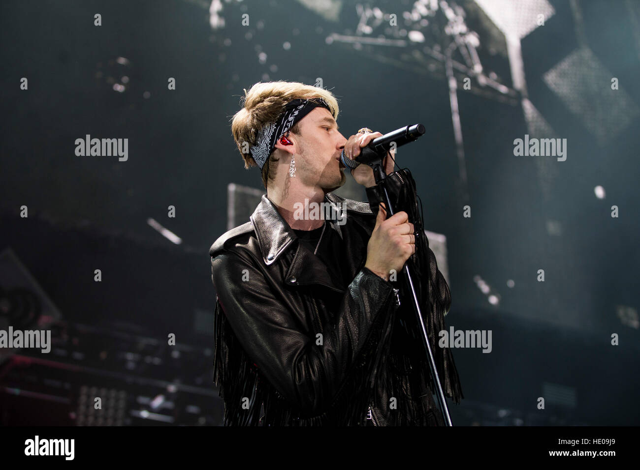 2016 Machine Gun Kelly High Resolution Stock Photography and Images - Alamy