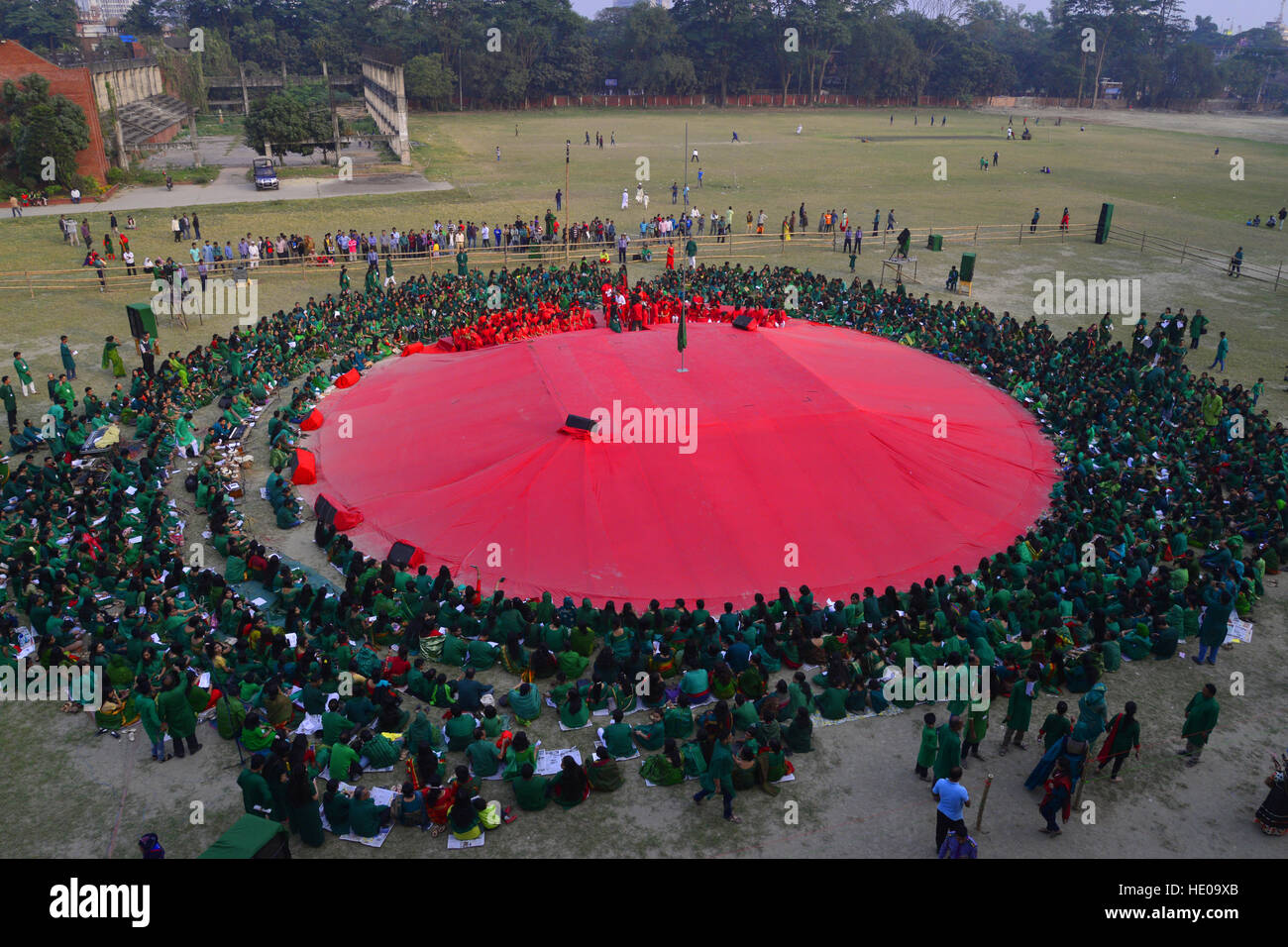 Dhaka, Bangladesh. 16th Dec, 2016. Bangladeshi Cultural Organization ...
