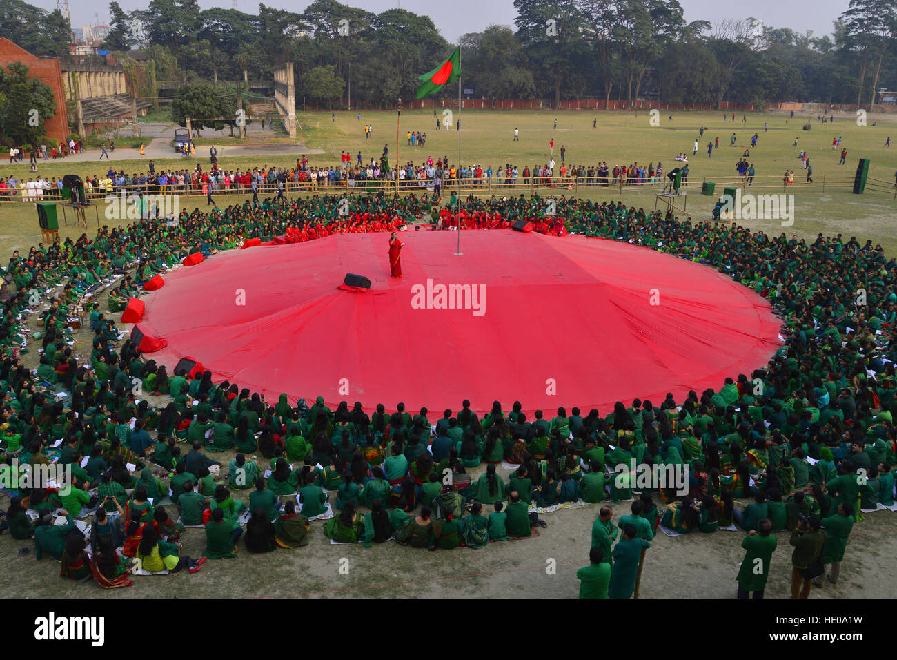 Dhaka, Bangladesh. 16th Dec, 2016. Bangladeshi Cultural Organization ...