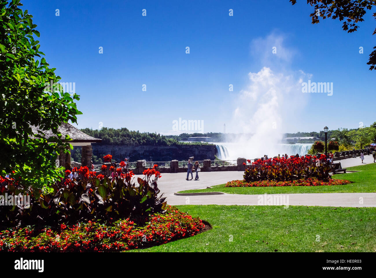 Queen Victoria Park with Niagara Falls in the distance, Niagara ...