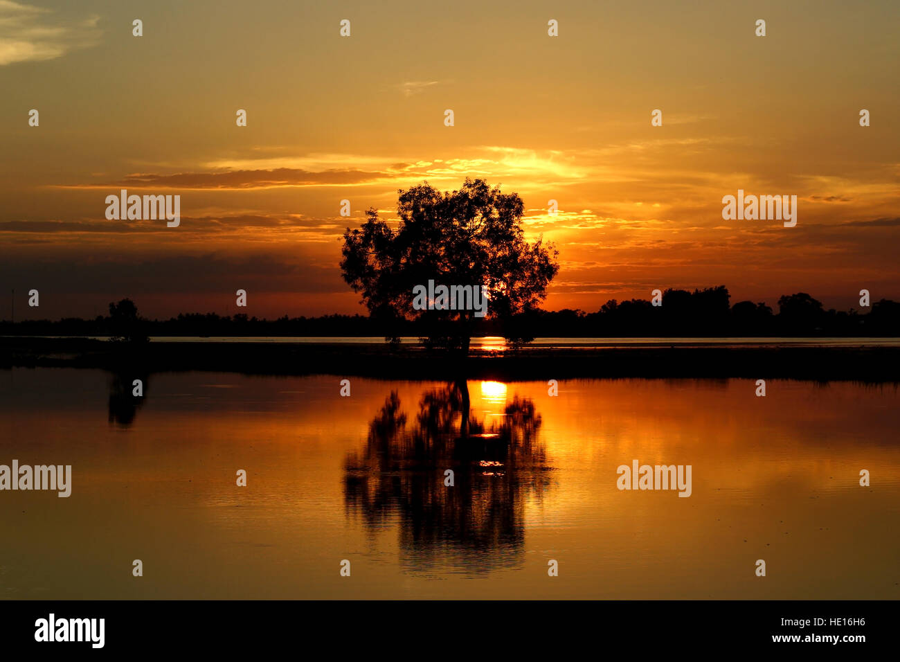 Lake river twilight sunset hi-res stock photography and images - Alamy
