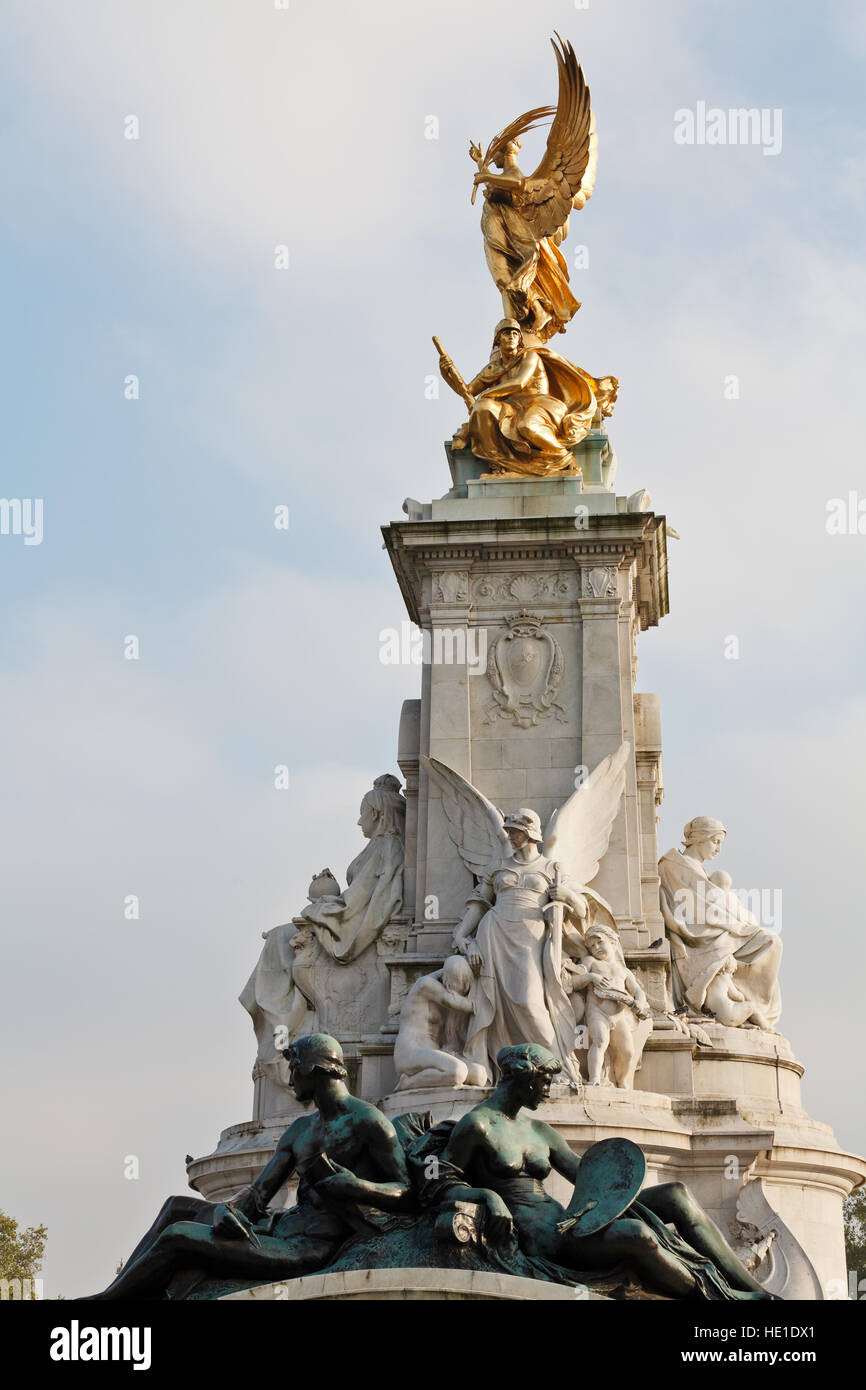 Victoria Memorial in front of Buckingham Palace, London, UK Stock Photo - Alamy