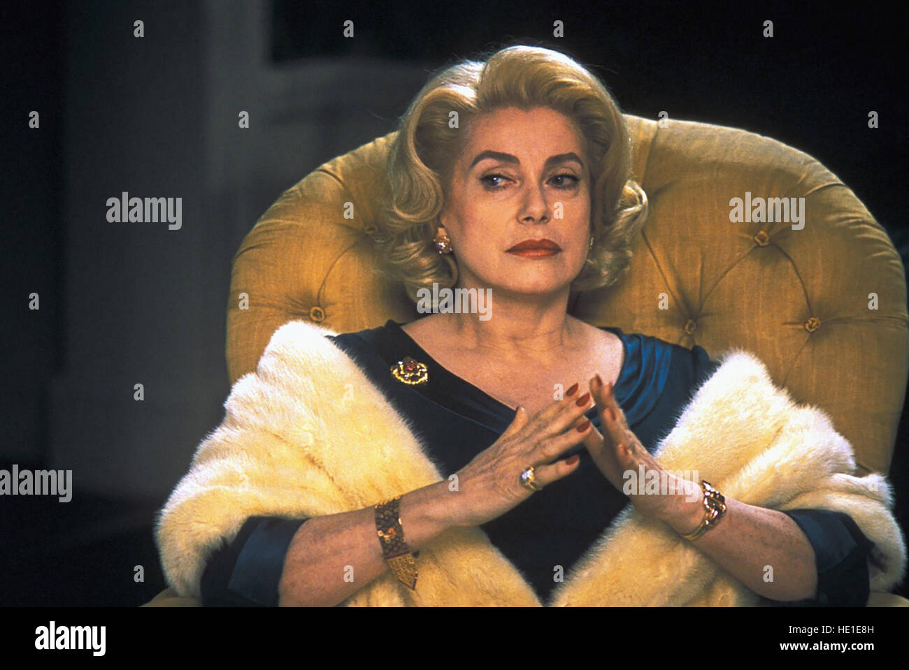 8 women francois ozon 2002 hi-res stock photography and images - Alamy