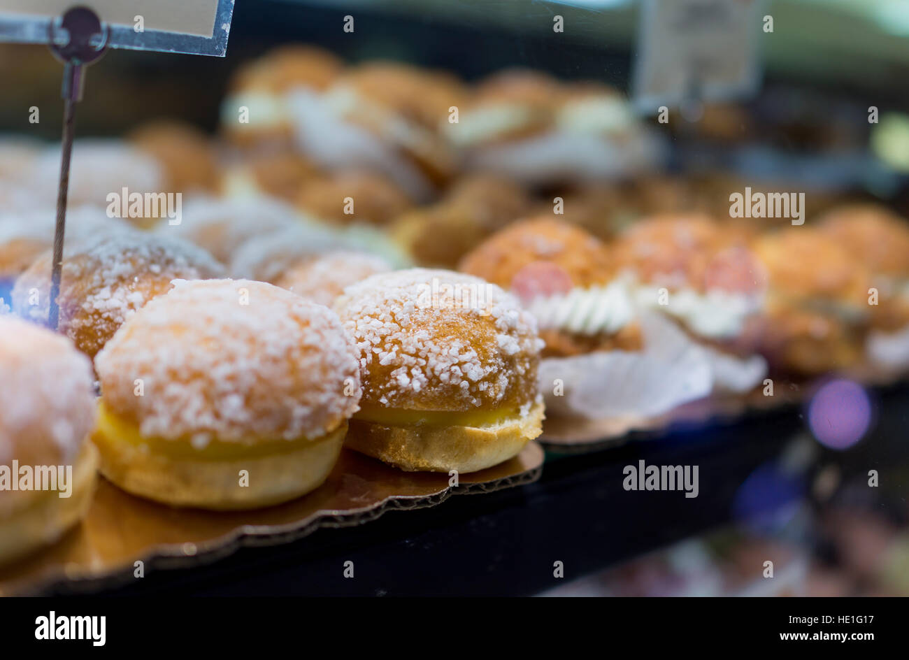 Cream puffs display hi-res stock photography and images - Alamy