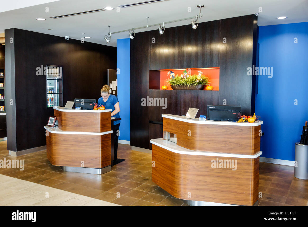 Marriott Hotel Reception Desk High Resolution Stock Photography and ...