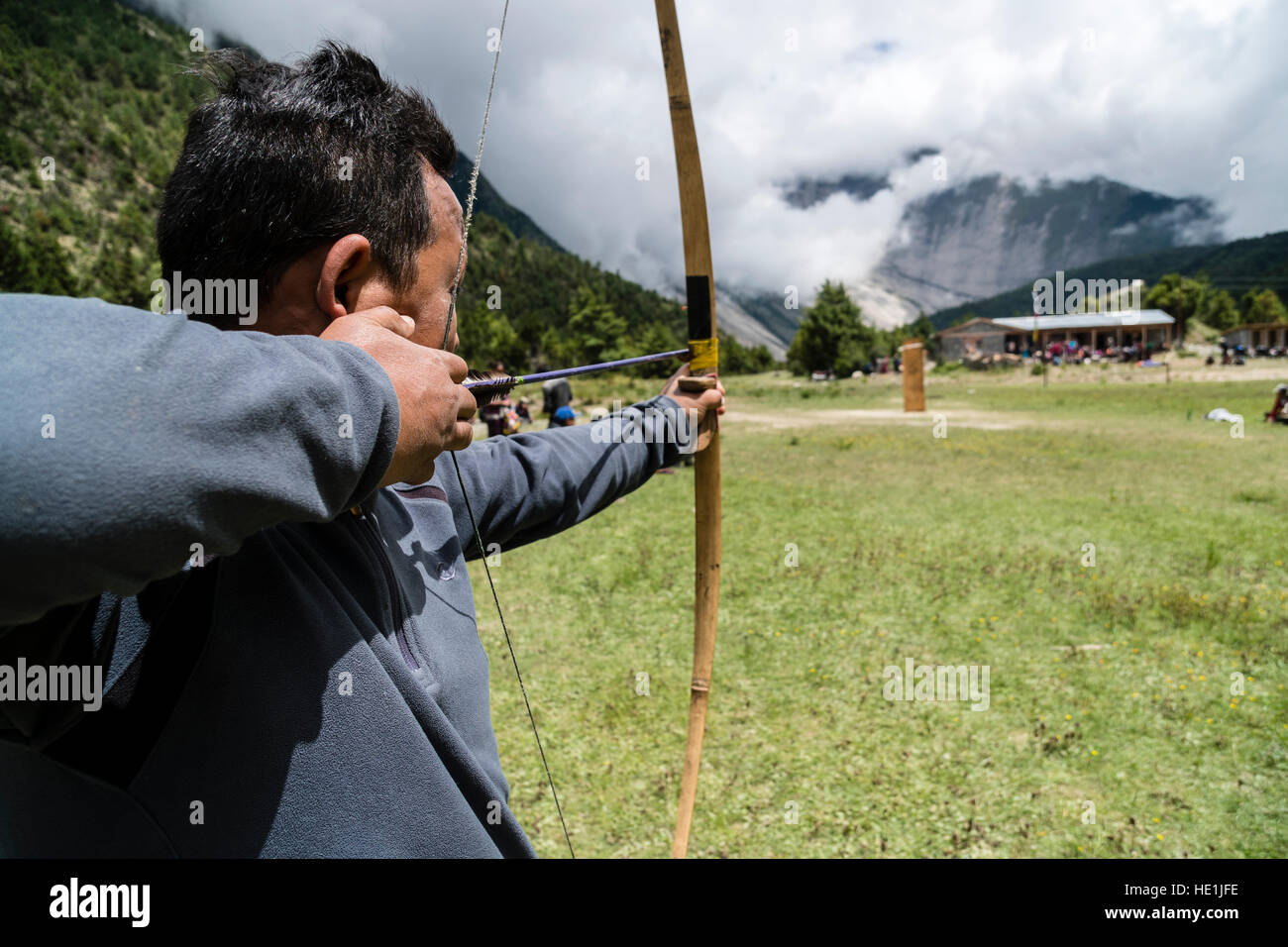 Archery game hi-res stock photography and images - Alamy