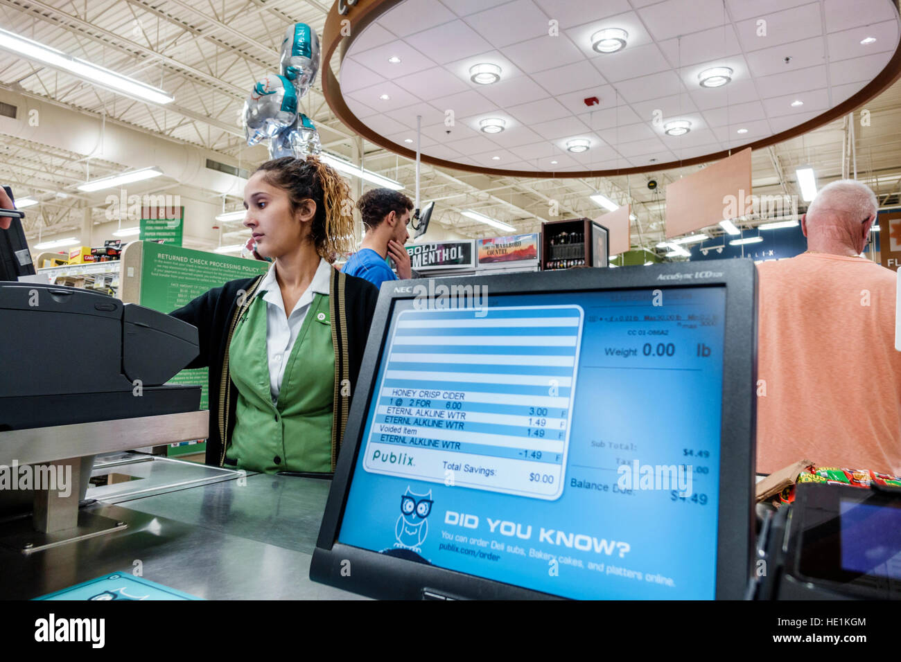 Supermarket worker usa hi-res stock photography and images - Alamy