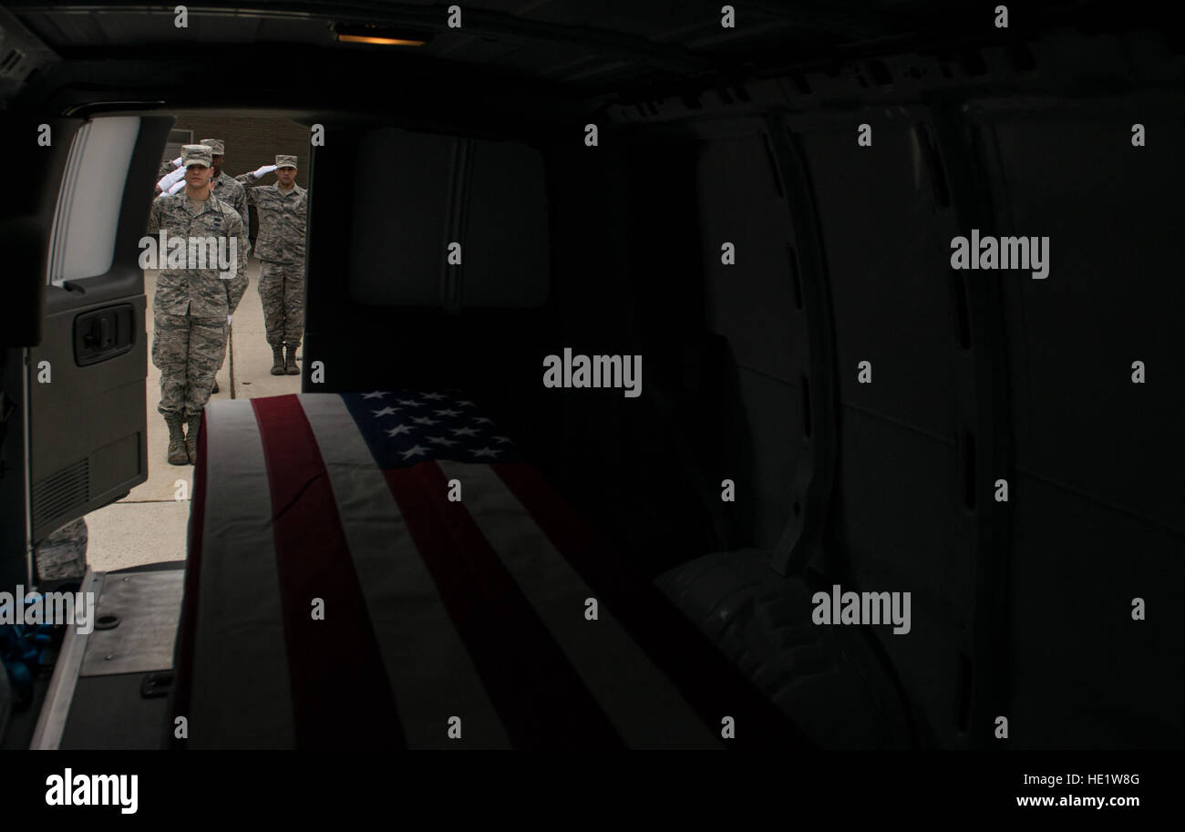 An Air Force military service detail assigned to Dover mortuary affairs ...