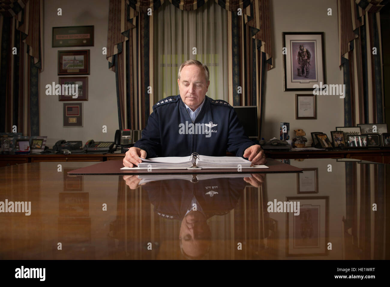General mark welsh hi-res stock photography and images - Alamy