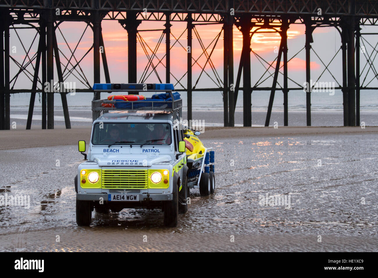 rnli lifeguard sea save rescue rescuer emergency drown drowning water ...