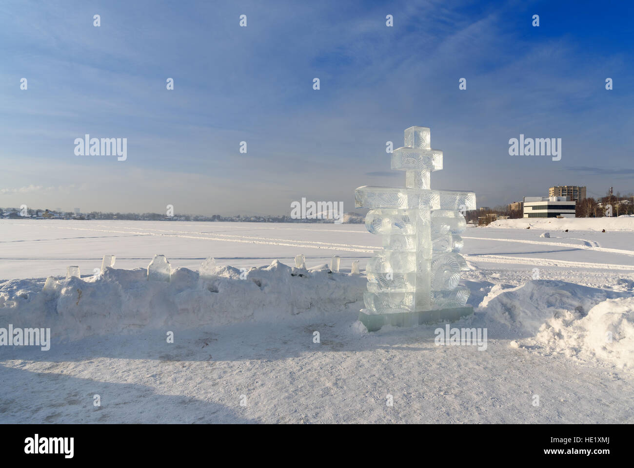 Cross ice hi-res stock photography and images - Alamy