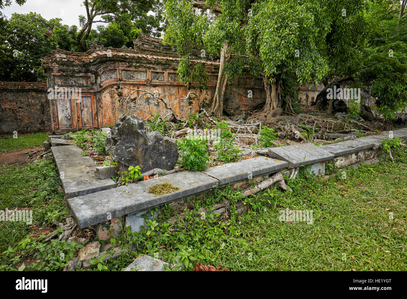 Overgrown ruins of Phung Tien Temple. Imperial City (The Citadel), Hue ...