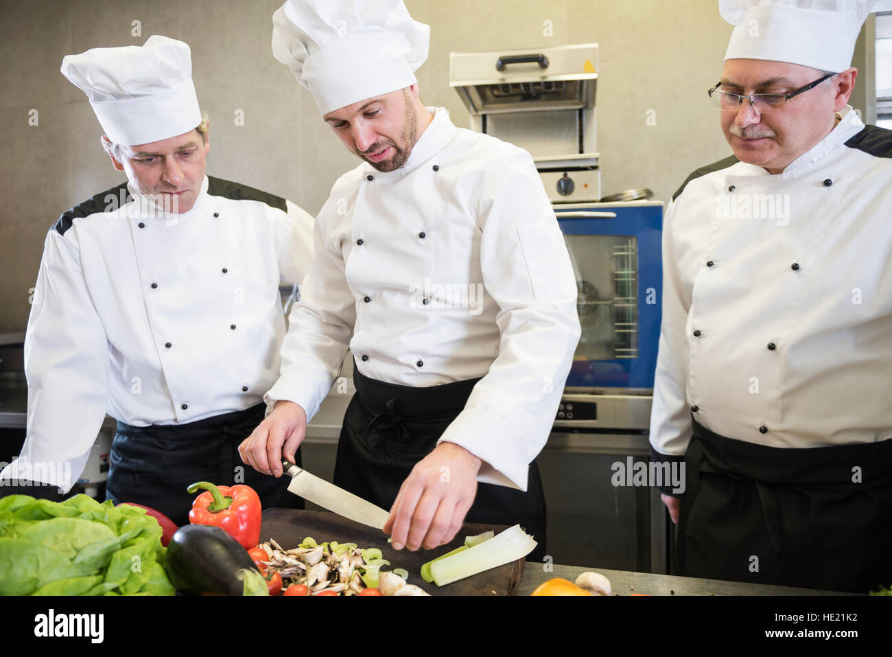Teamwork in the restaurant kitchen Stock Photo - Alamy