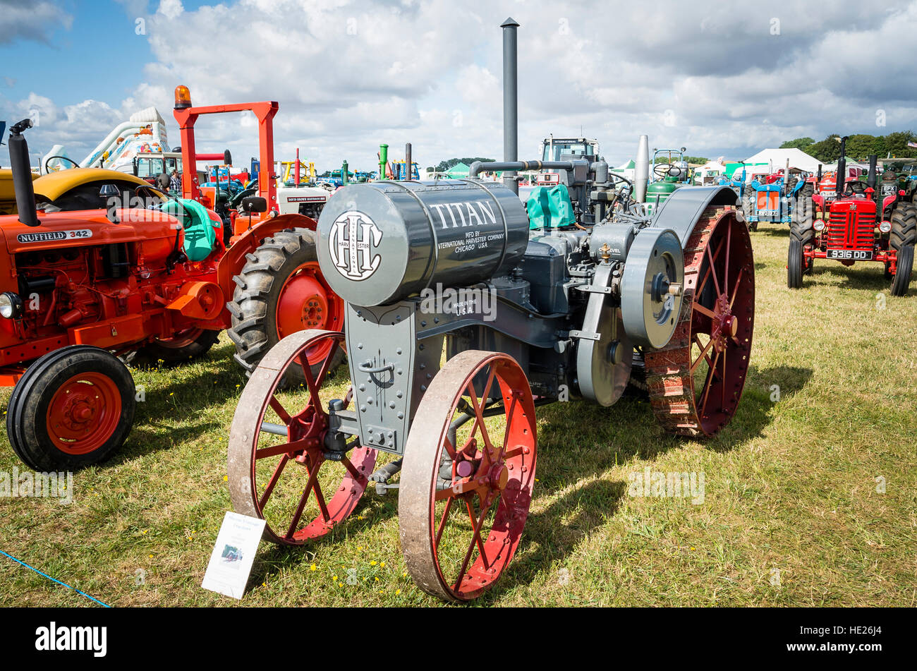 1919 international titan tractor hi-res stock photography and images ...