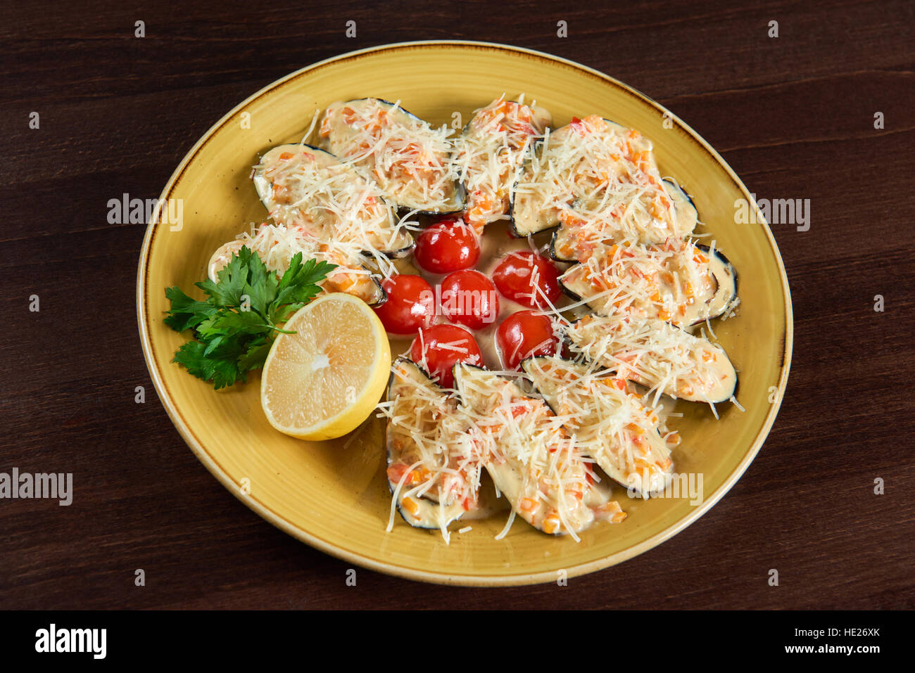Stuffed baked oysters hi-res stock photography and images - Alamy