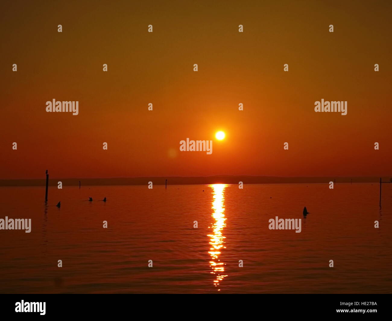Orange color sky ocean sunset hi-res stock photography and images - Alamy