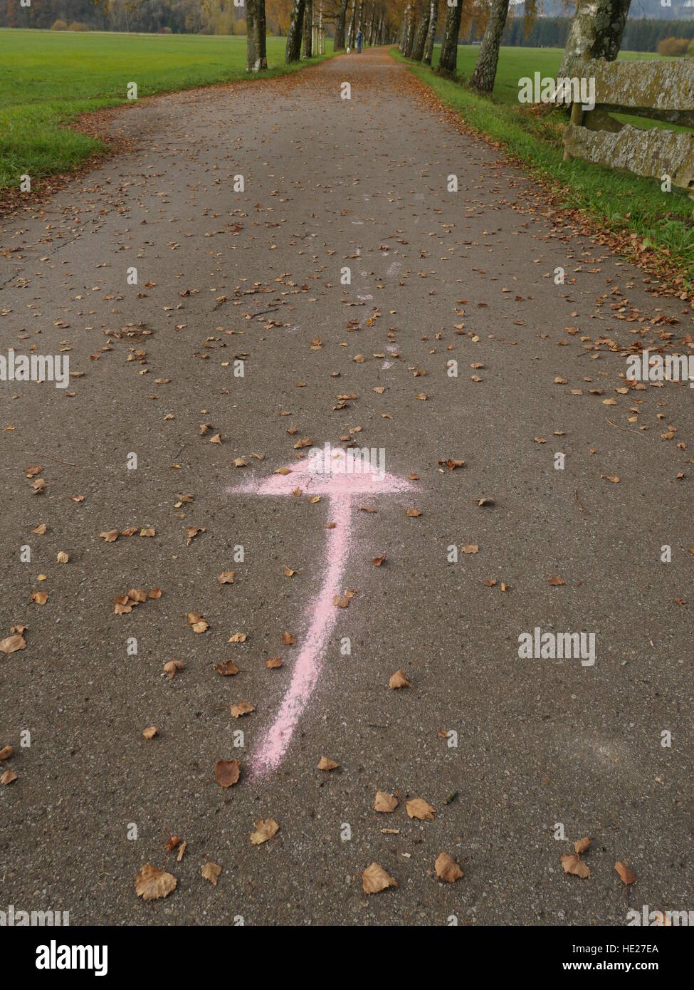 Pavement arrow hi-res stock photography and images - Alamy