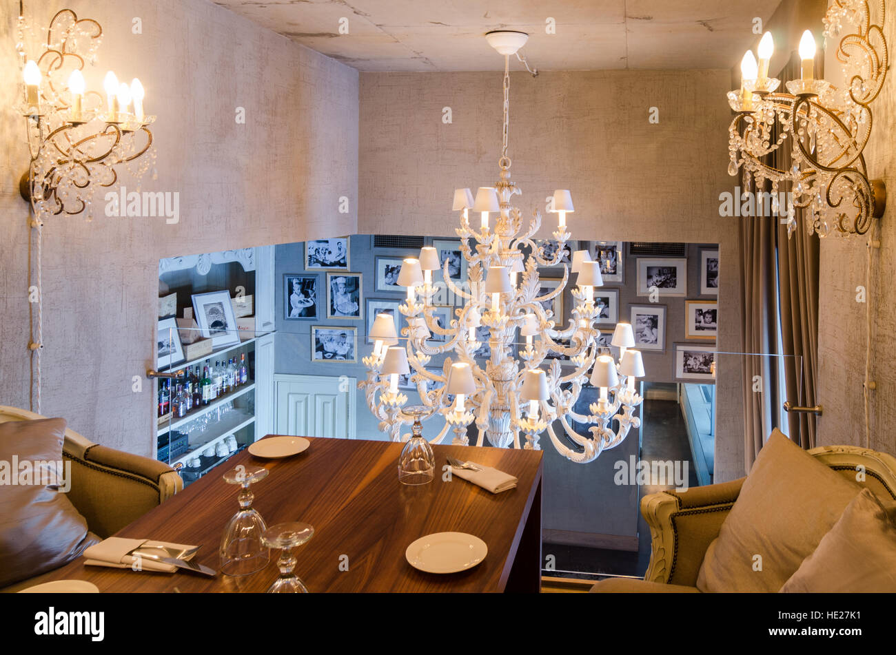 Restaurant interior shot Stock Photo - Alamy