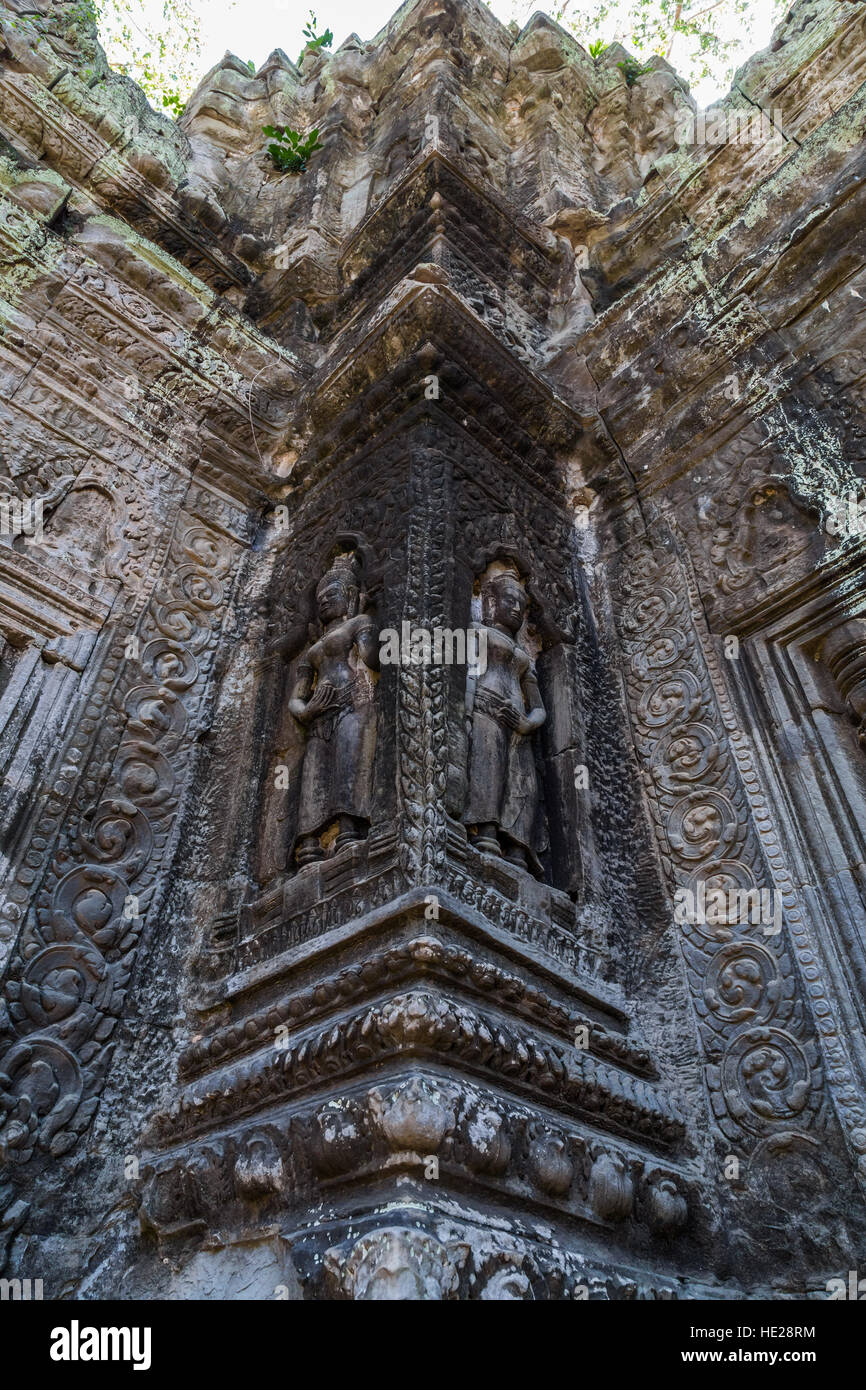 Detailed carving on the side of a temple Stock Photo - Alamy