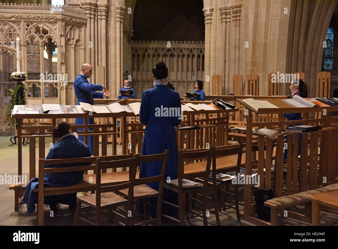 English girls cathedral choir hi-res stock photography and images - Alamy