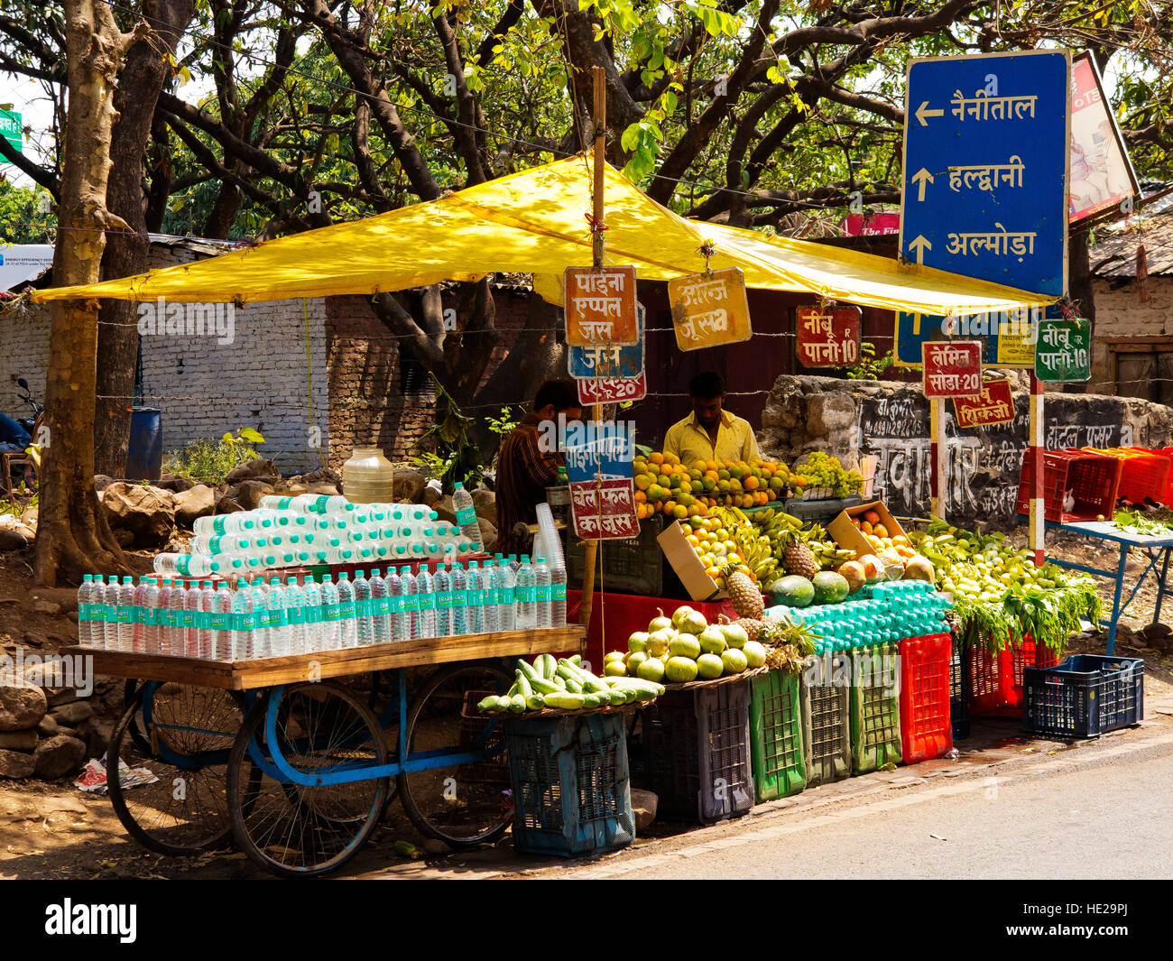 Stall of fruits hi-res stock photography and images - Alamy