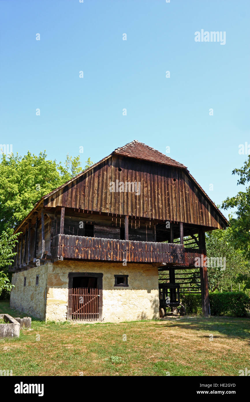 Village house croatian rustic farm hi-res stock photography and images ...