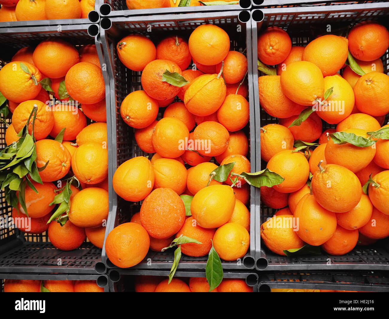 Oranges market hi-res stock photography and images - Alamy