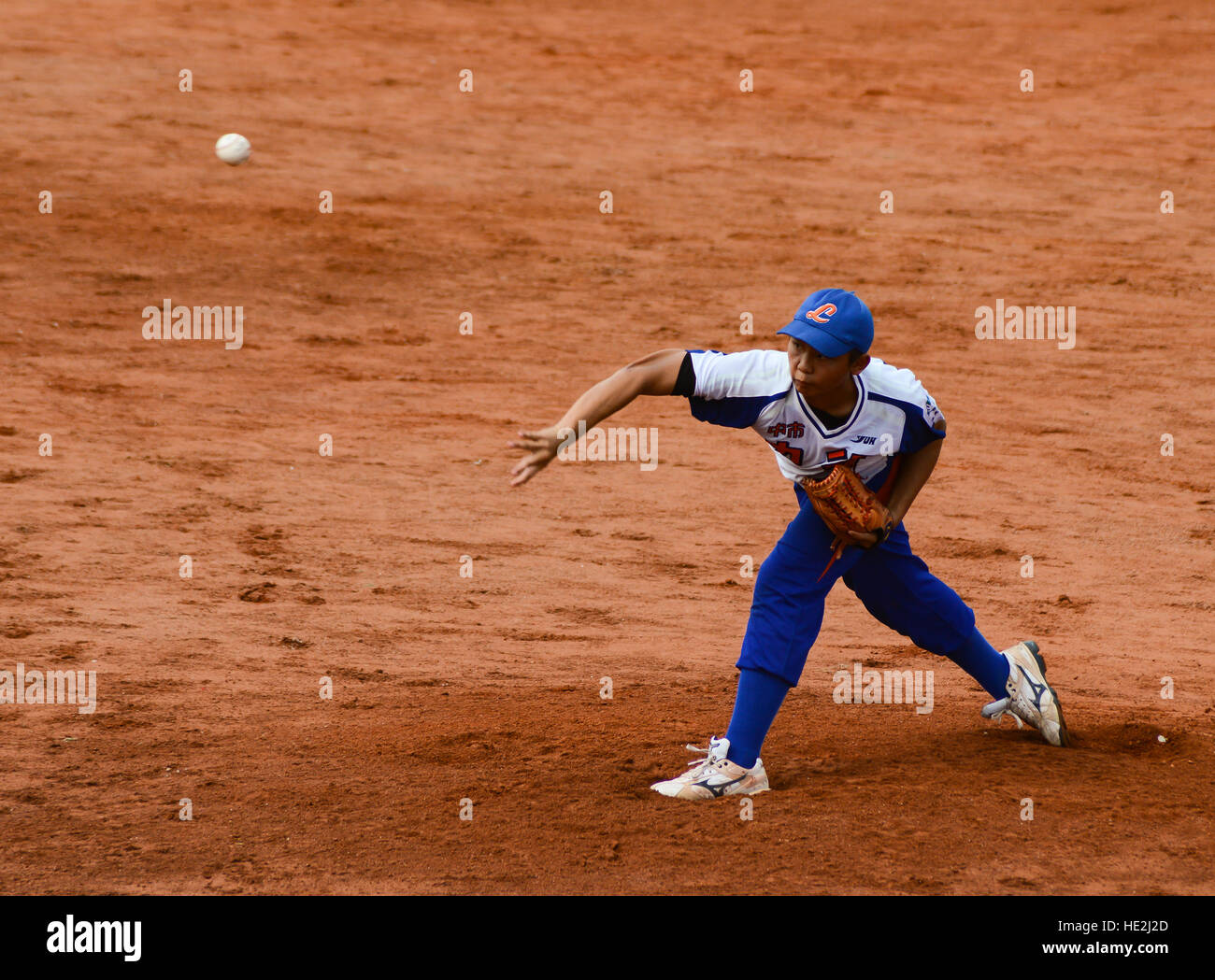 Throwing uniform hi-res stock photography and images - Alamy